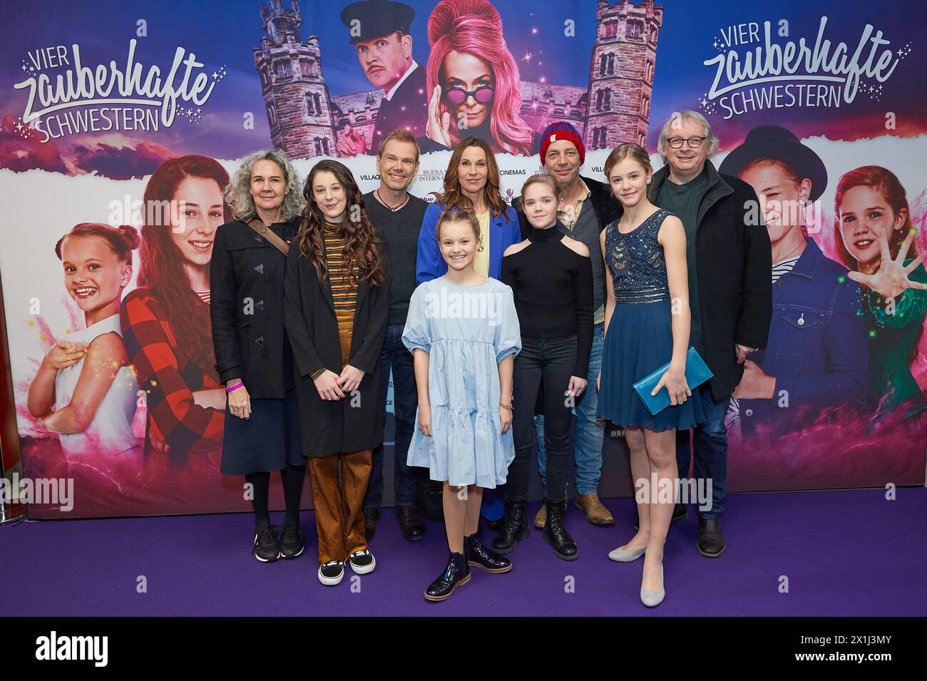 Zauberhafte schwestern hi-res stock photography and images - Alamy