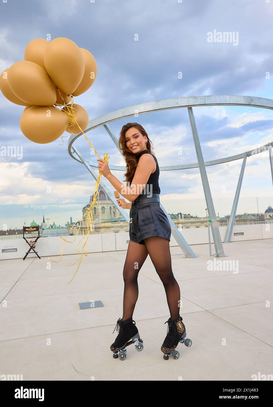 Magnum ice cream ad hi-res stock photography and images - Alamy