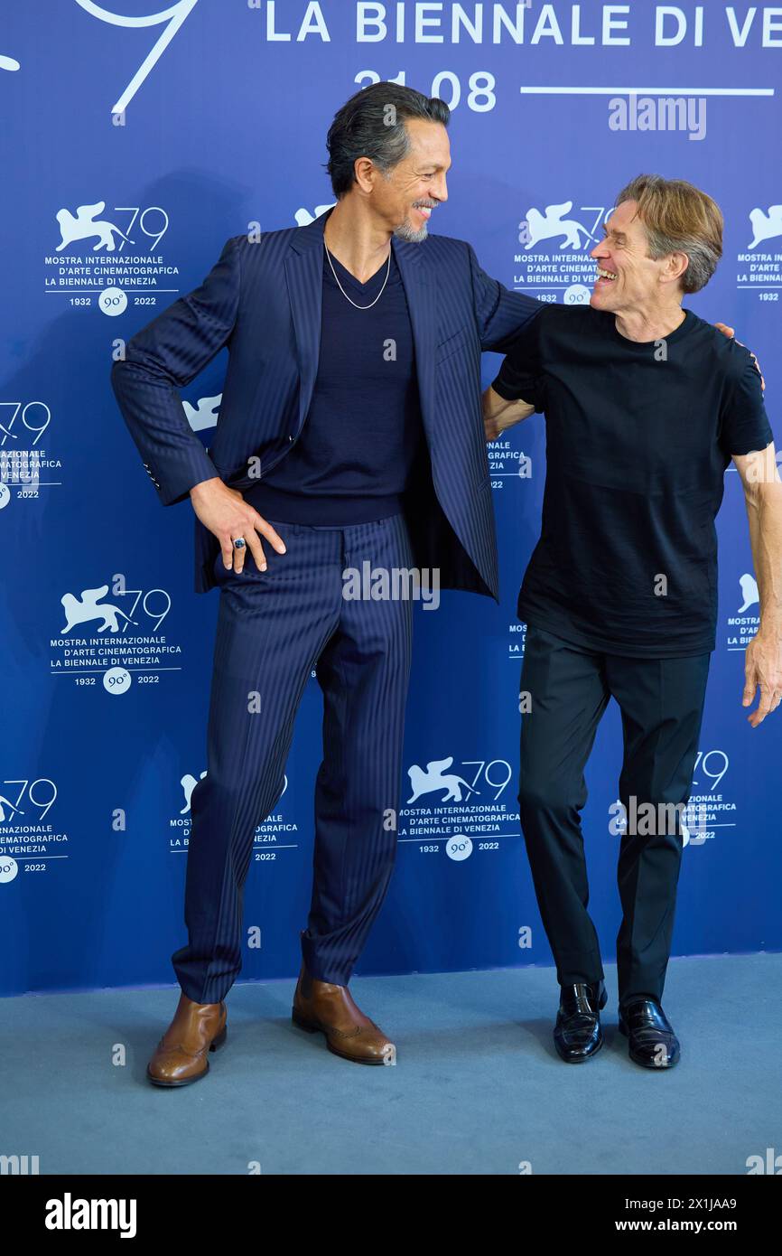 Willem dafoe and benjamin bratt hi-res stock photography and images - Alamy