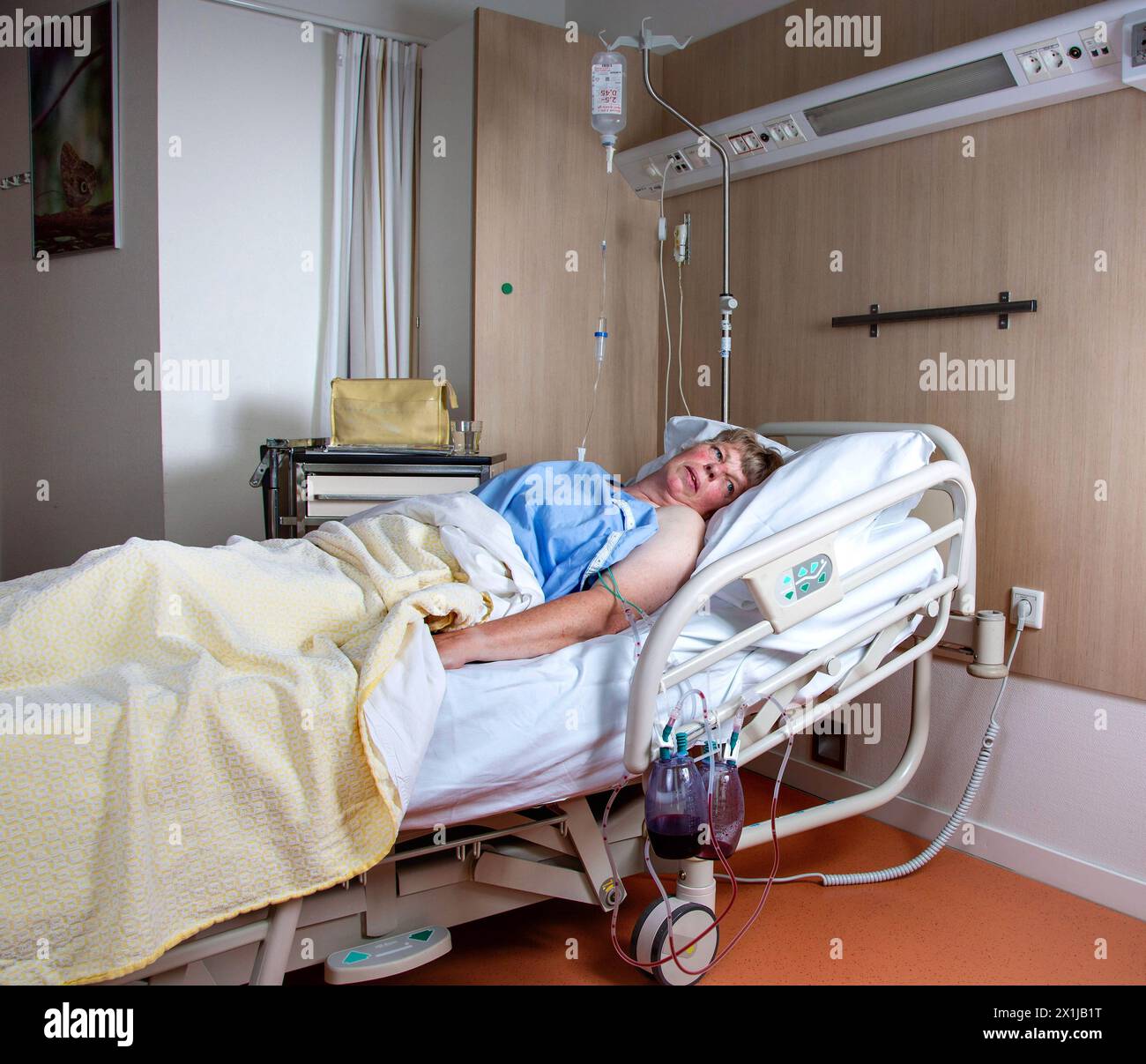 Hospital bed patient woman blood hi-res stock photography and images ...