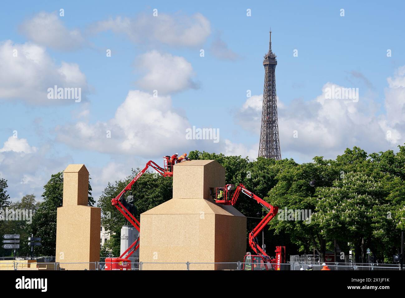 Construction works at Place de la Concorde, Paris. The 2024 Olympic ...