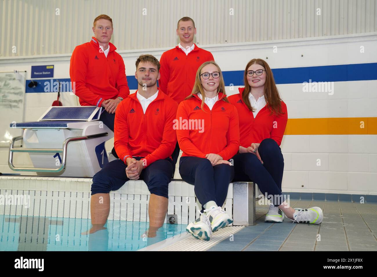 Tom crisp swimming hi-res stock photography and images - Alamy