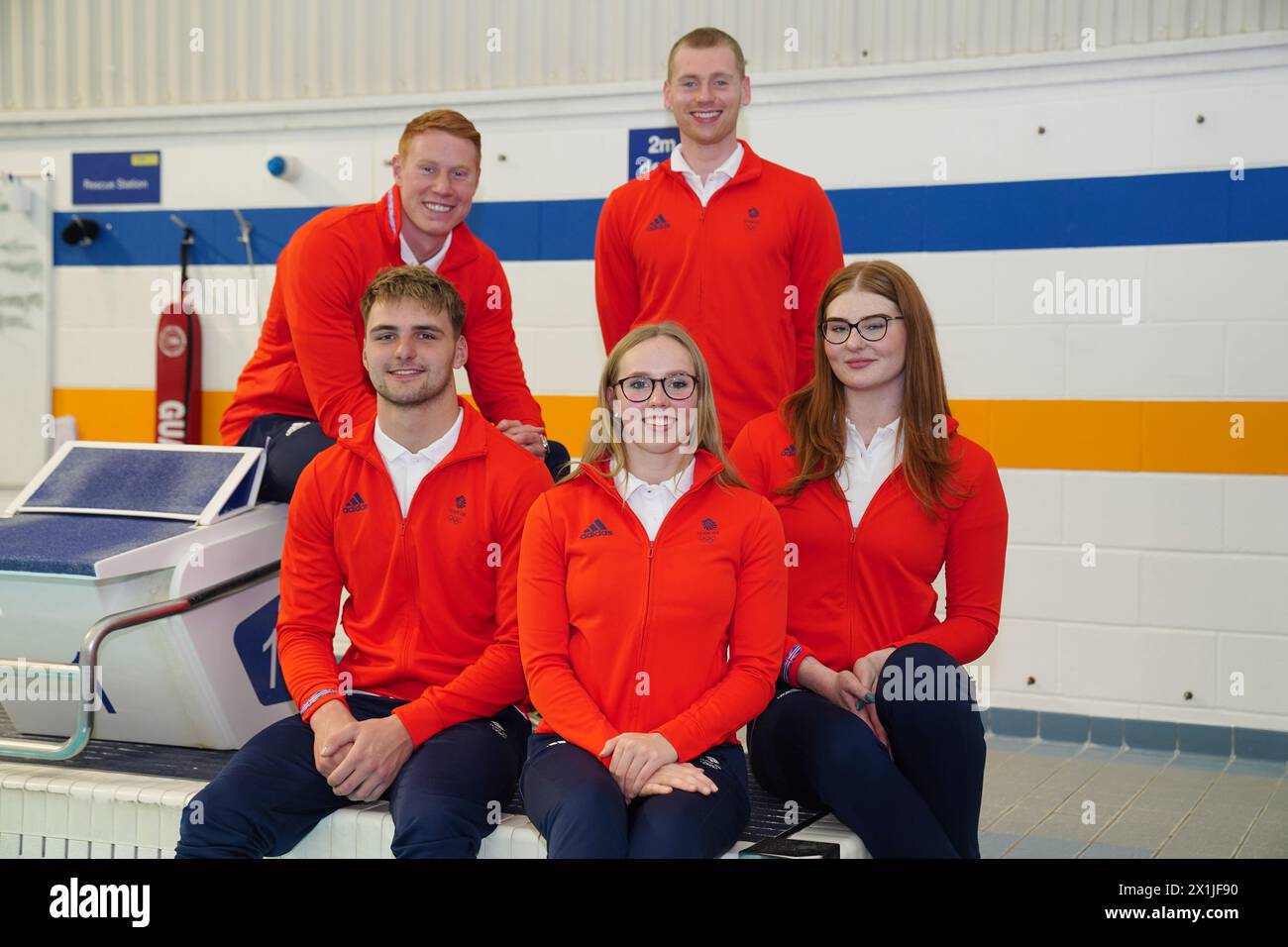 Tom crisp swimming hi-res stock photography and images - Alamy