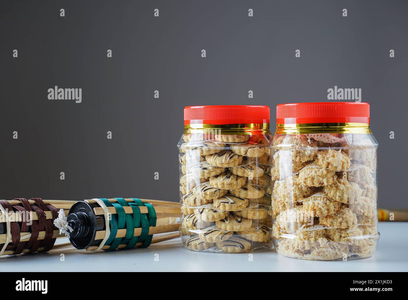 Hari raya cookies decorated with lanterns Stock Photo - Alamy