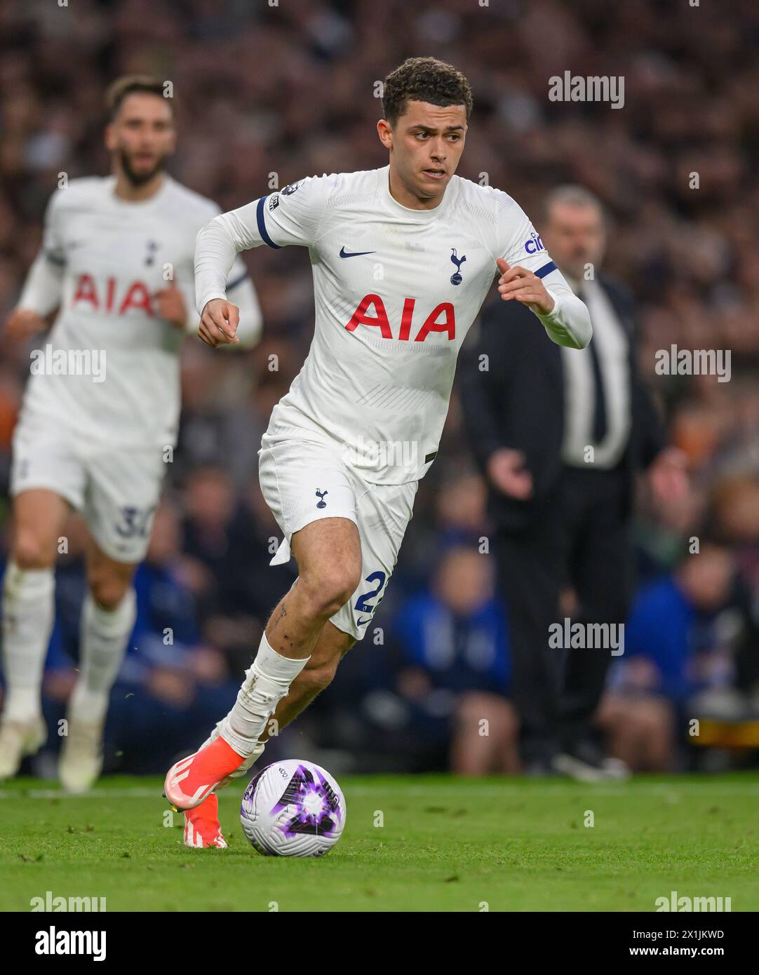 Spurs v forest hi-res stock photography and images - Alamy
