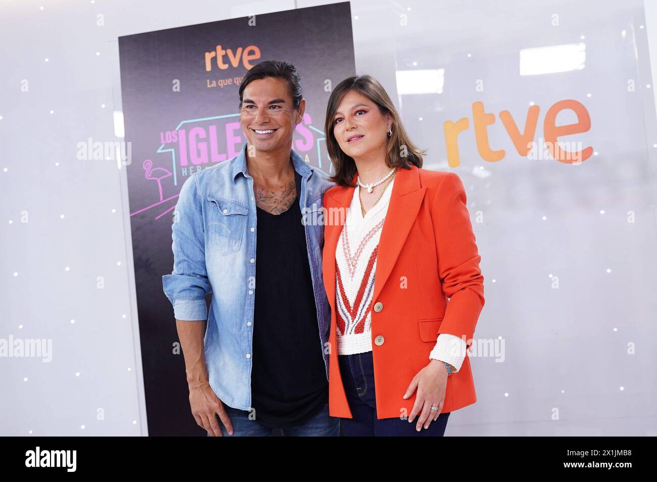 Chabeli iglesias hi-res stock photography and images - Alamy