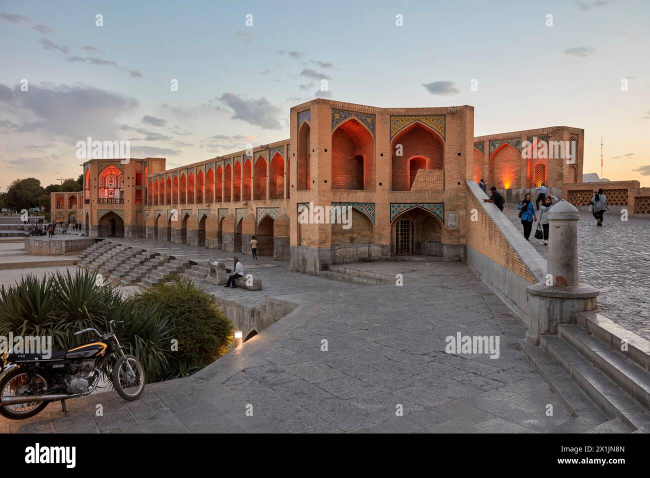 View of the illuminated 17th century Khaju Bridge on Zayanderud river ...