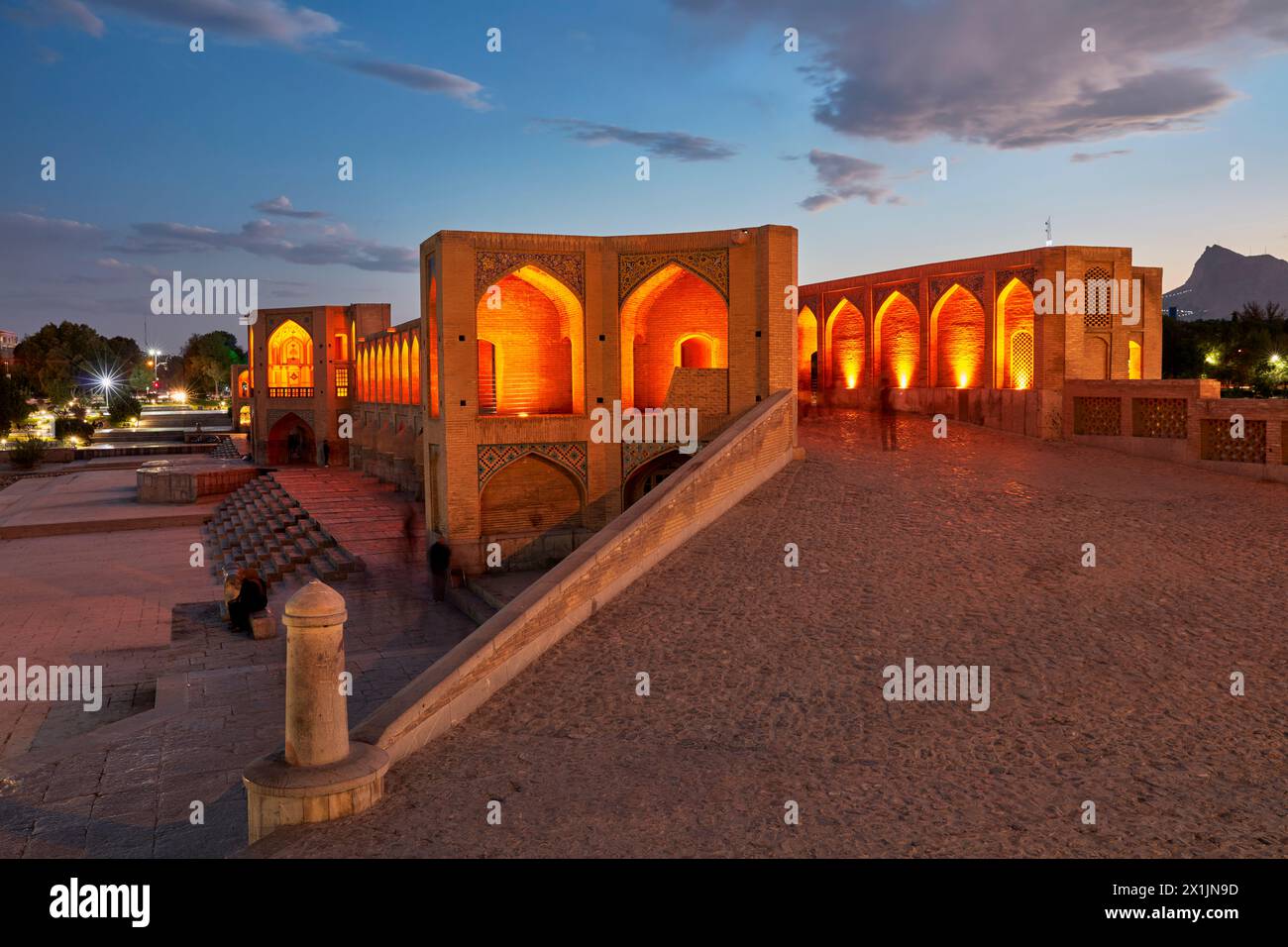 View of the illuminated 17th century Khaju Bridge on Zayanderud river ...