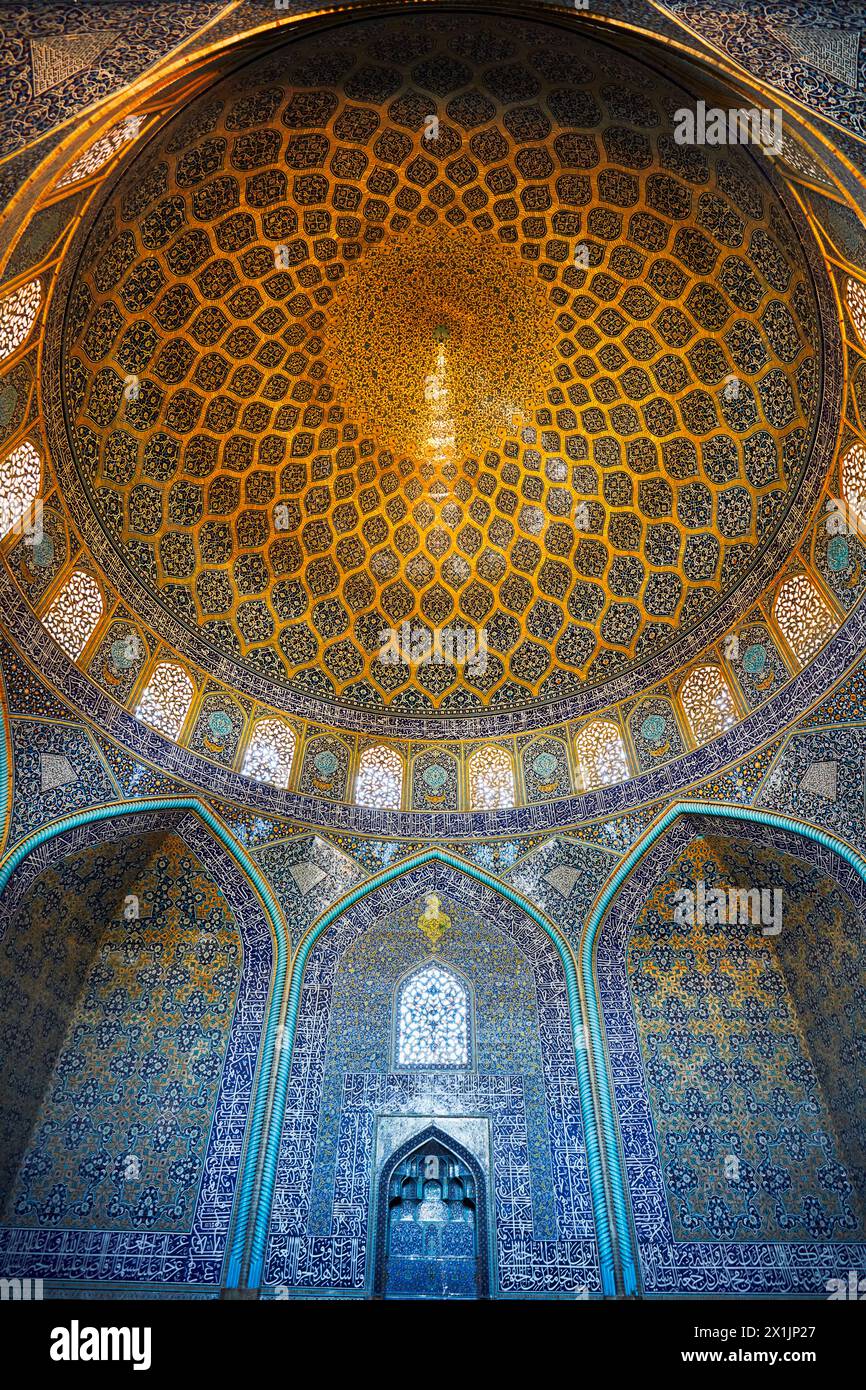 View from below of domed ceiling in the Shah Mosque (Masjed-e Shah ...