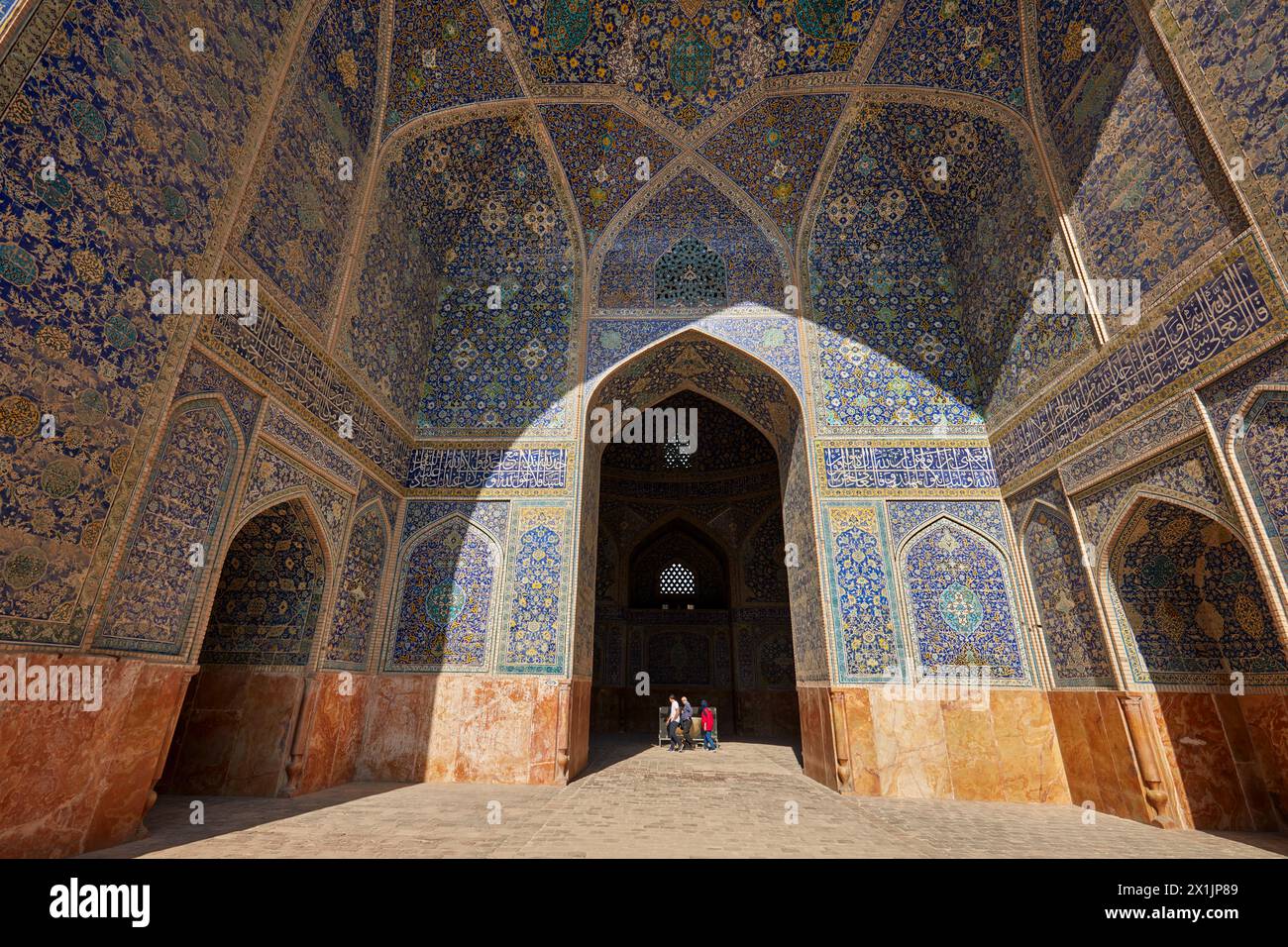 Entrance iwan hi-res stock photography and images - Alamy
