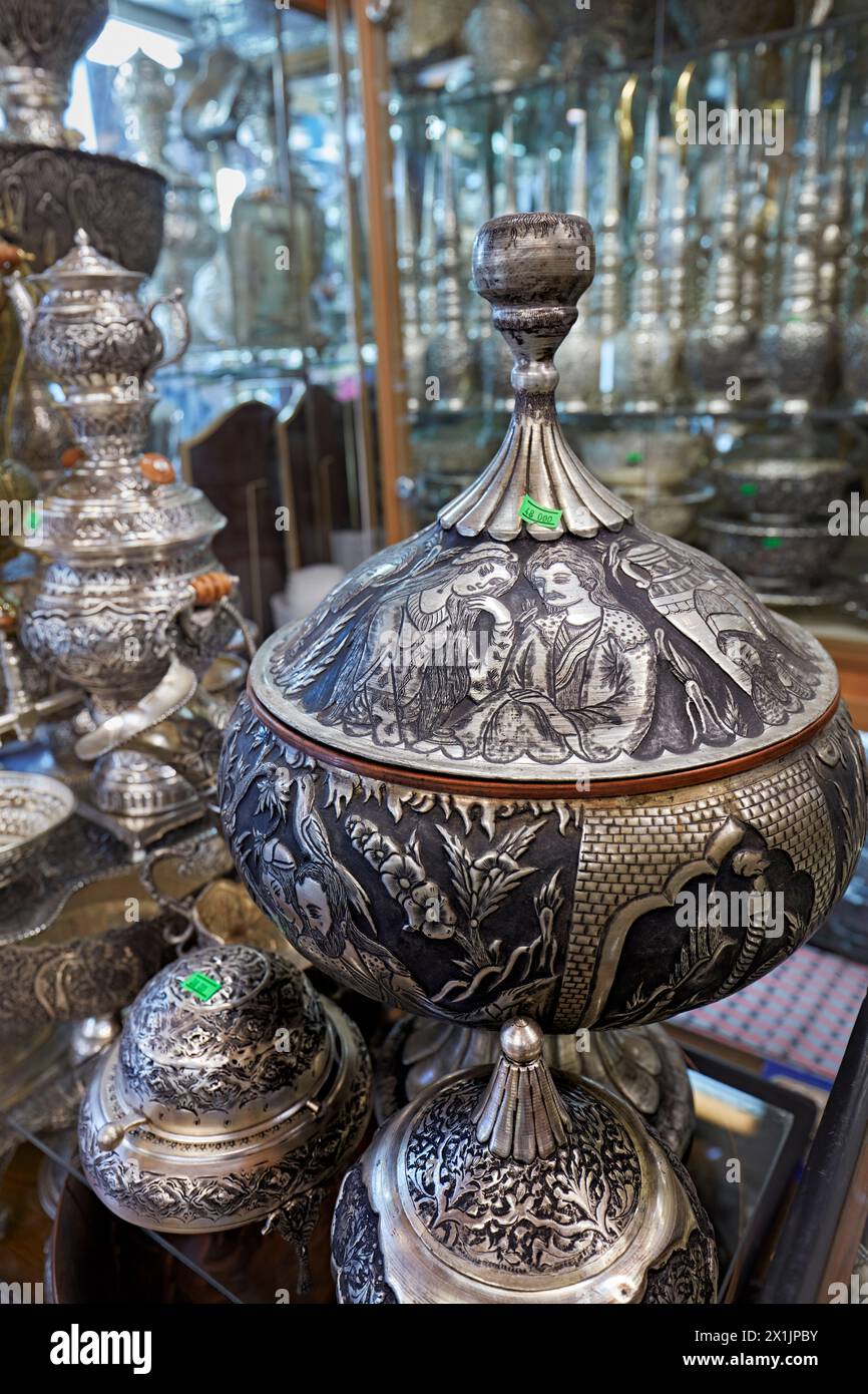 Metal engraving hi-res stock photography and images - Alamy