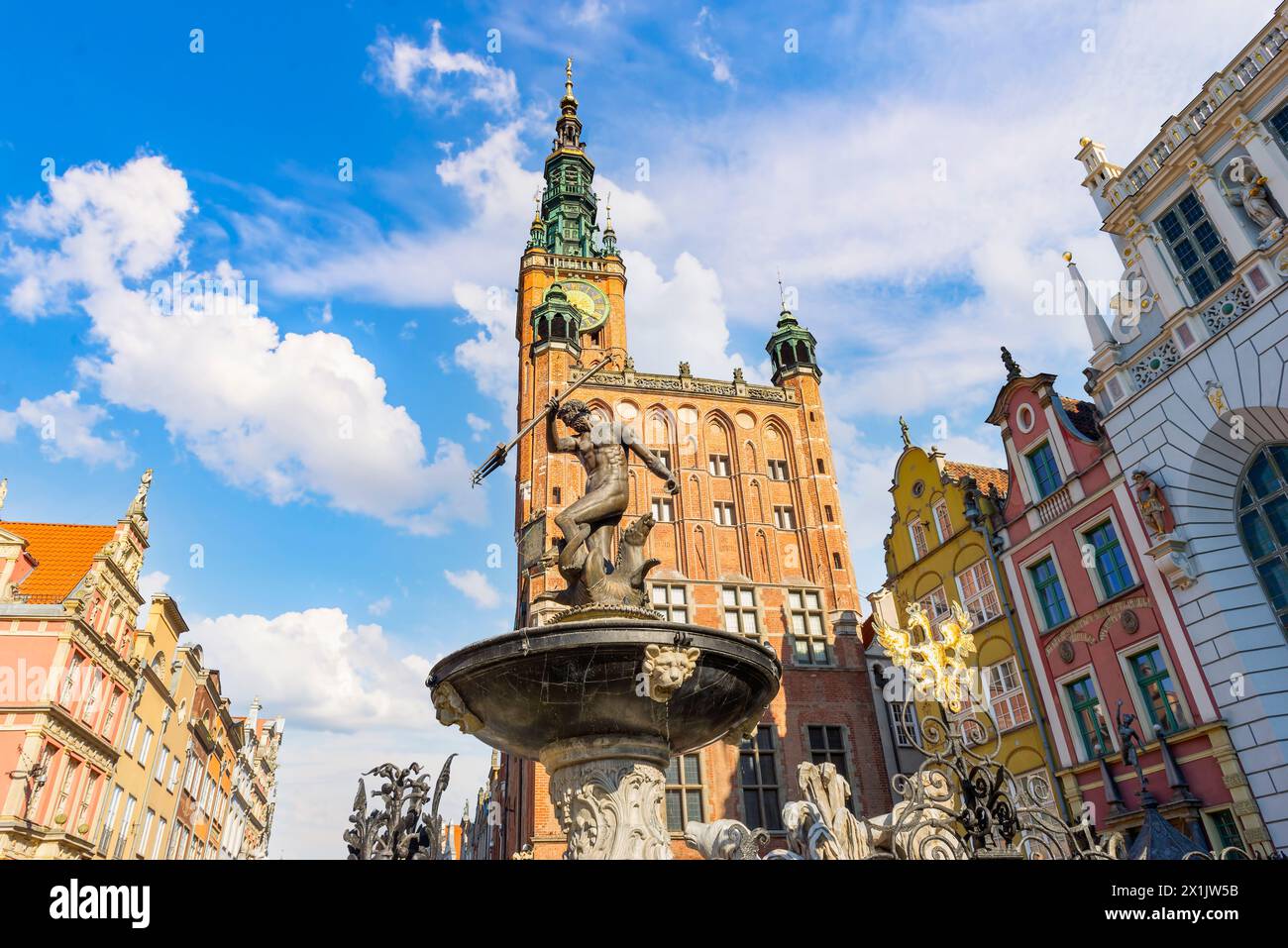 Fountain of Neptune and tower of Main Town Hall in Gdansk, Pland Stock ...