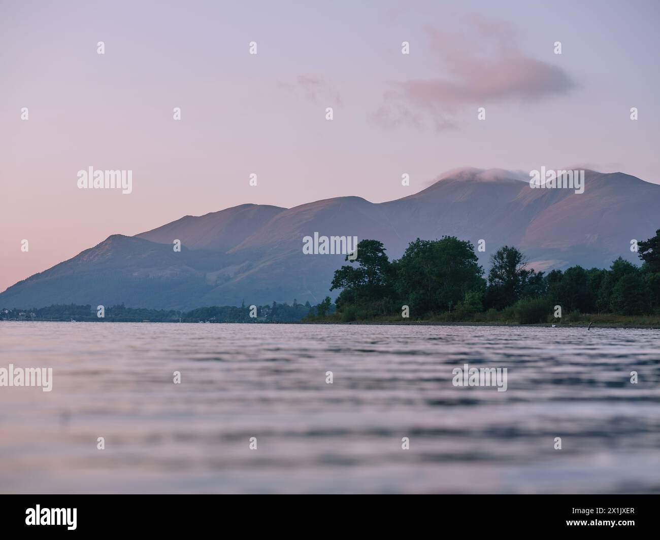 Low level view of Derwentwater / Derwent Water & Skiddaw mountain range ...