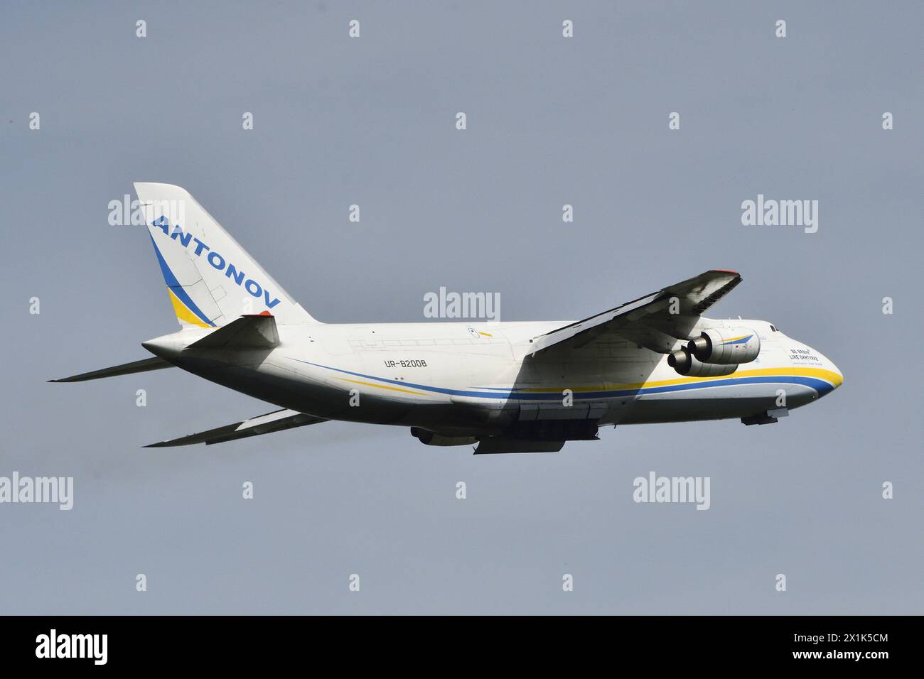 Antonov aa hi-res stock photography and images - Alamy