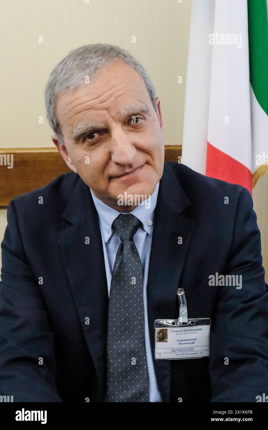 Dossieraggio hi-res stock photography and images - Alamy