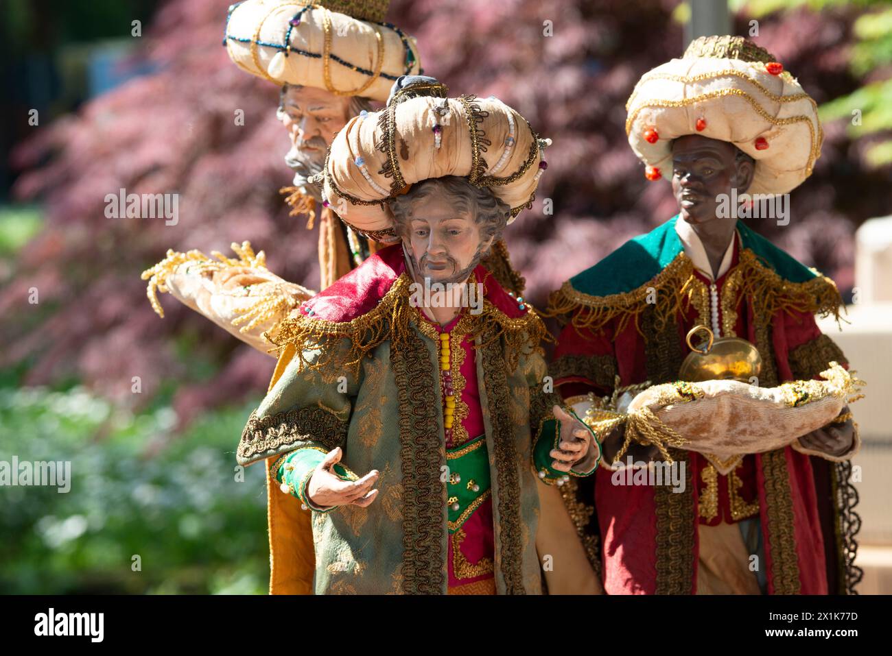 Statues of the Three Wise Men Traditional, Neapolitan Christmas ...