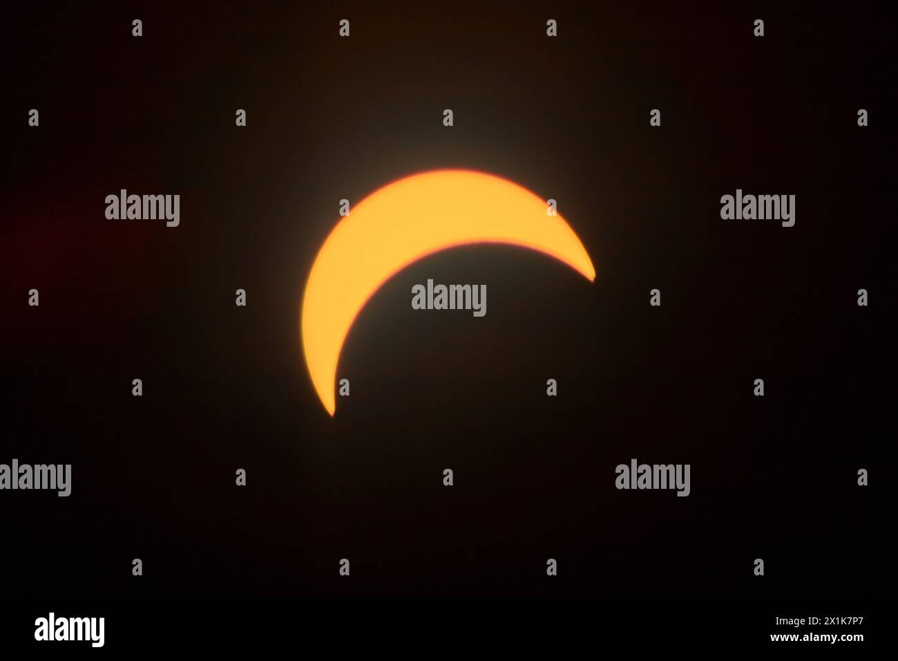 Solar eclipse crescents hi-res stock photography and images - Alamy