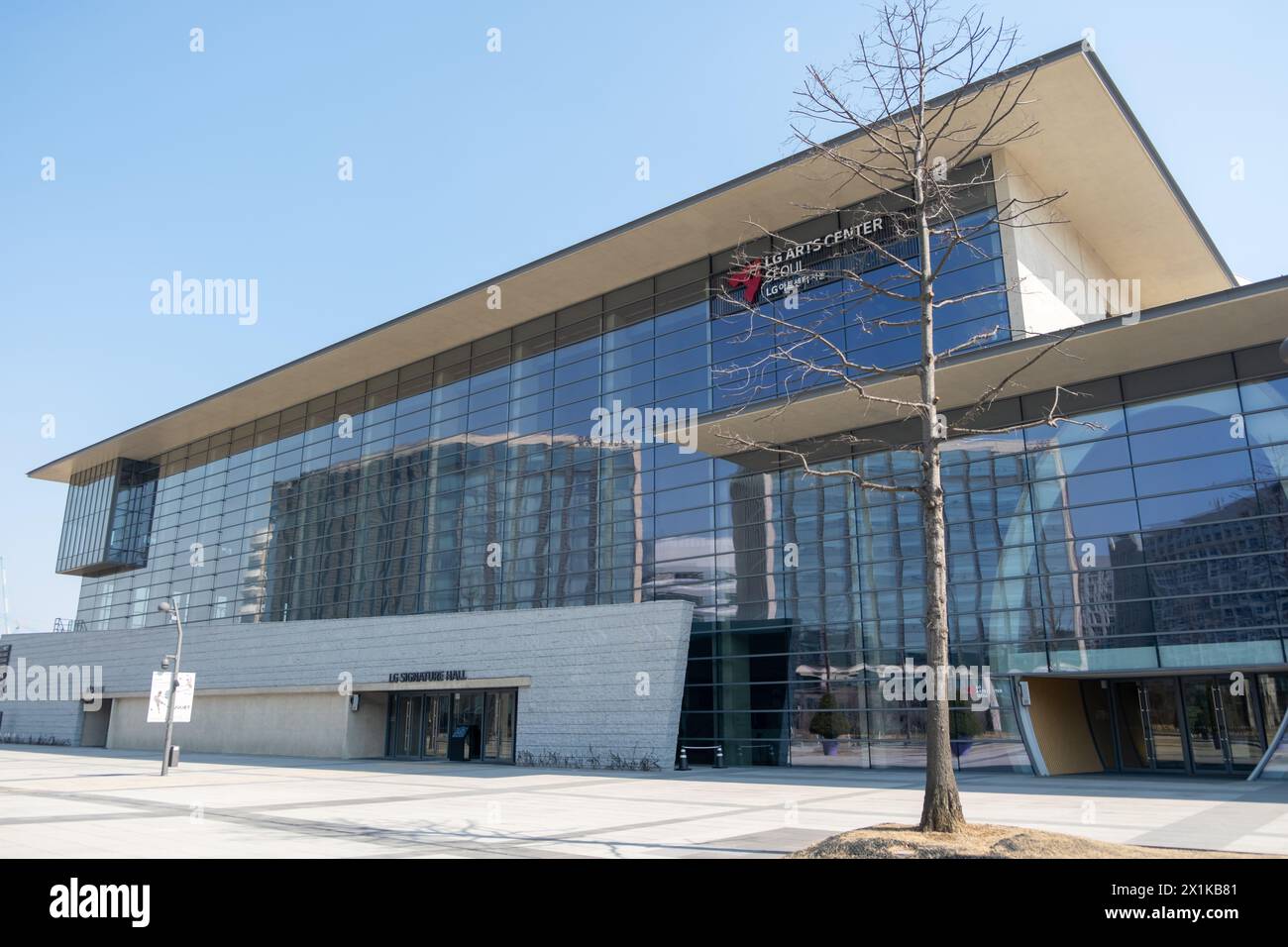 Tadao ando interior hi-res stock photography and images - Alamy