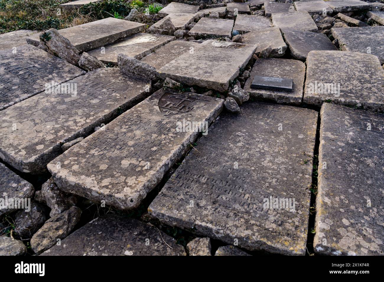 Inis meain church hi-res stock photography and images - Alamy
