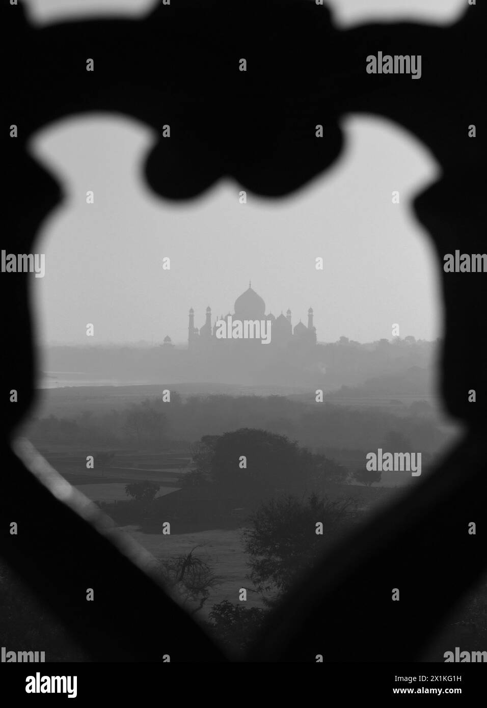 Taj Mahal from Red Fort Stock Photo - Alamy