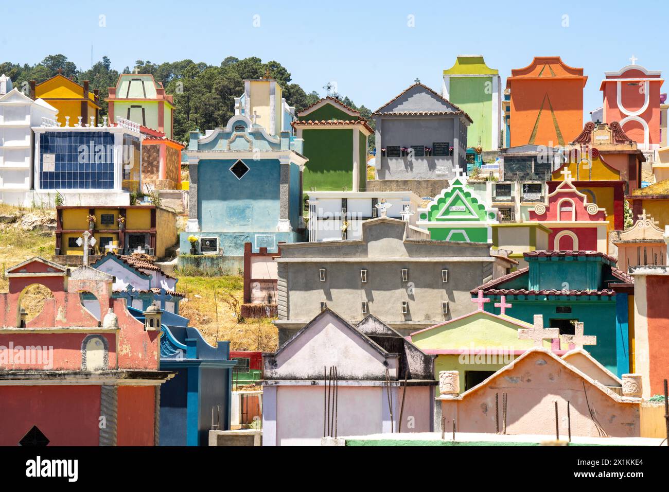 The colorful tombs and vaults of the Cementerio General in ...