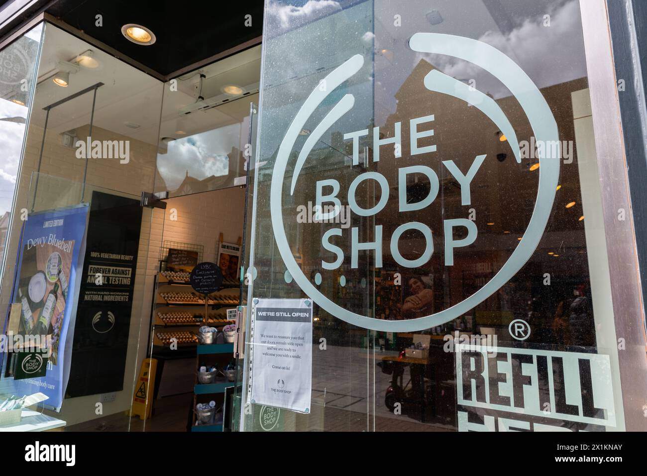 The body shop logo hi-res stock photography and images - Alamy