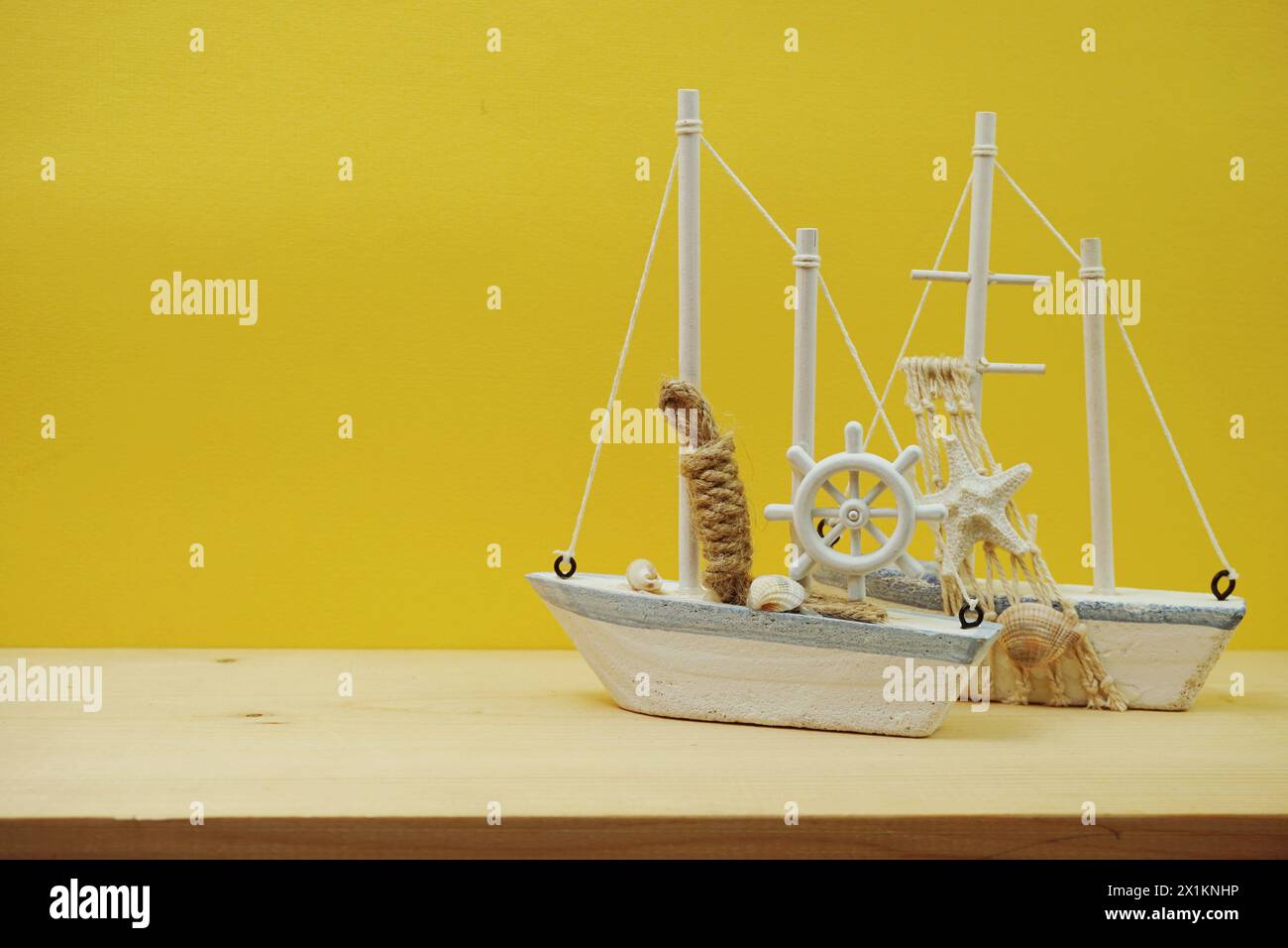 Small scale model sailboat hi-res stock photography and images - Alamy
