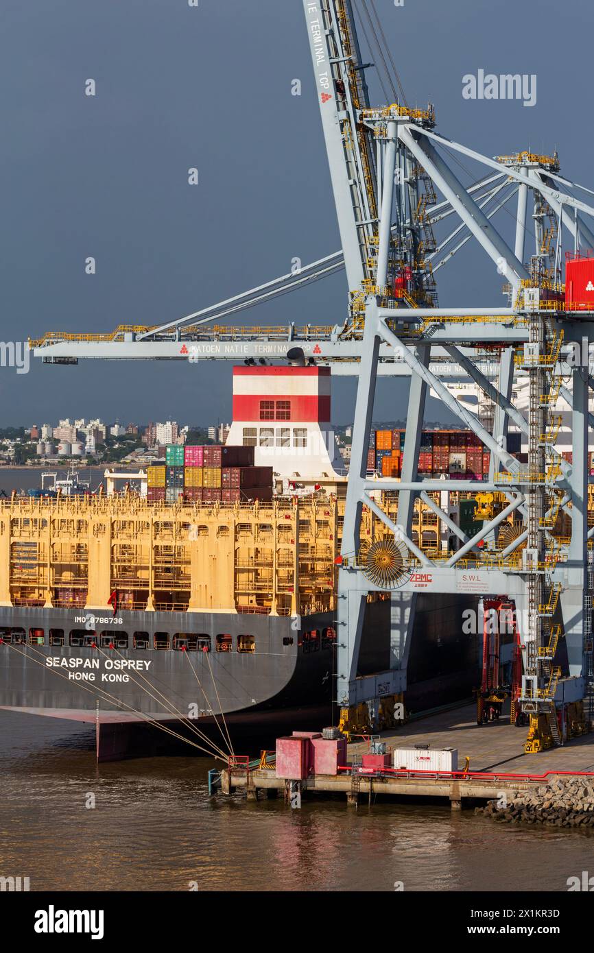Container ship Seaspan Osprey, Port of Montevideo, Uruguay, South ...