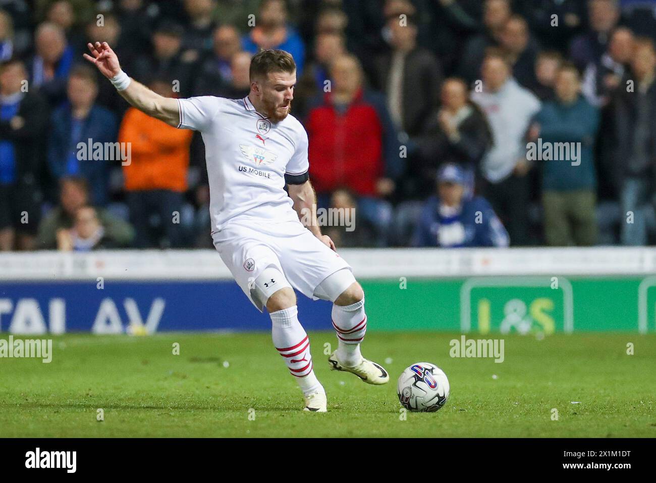 Barnsley midfielder Nicky Cadden (7) in action during the Portsmouth FC ...
