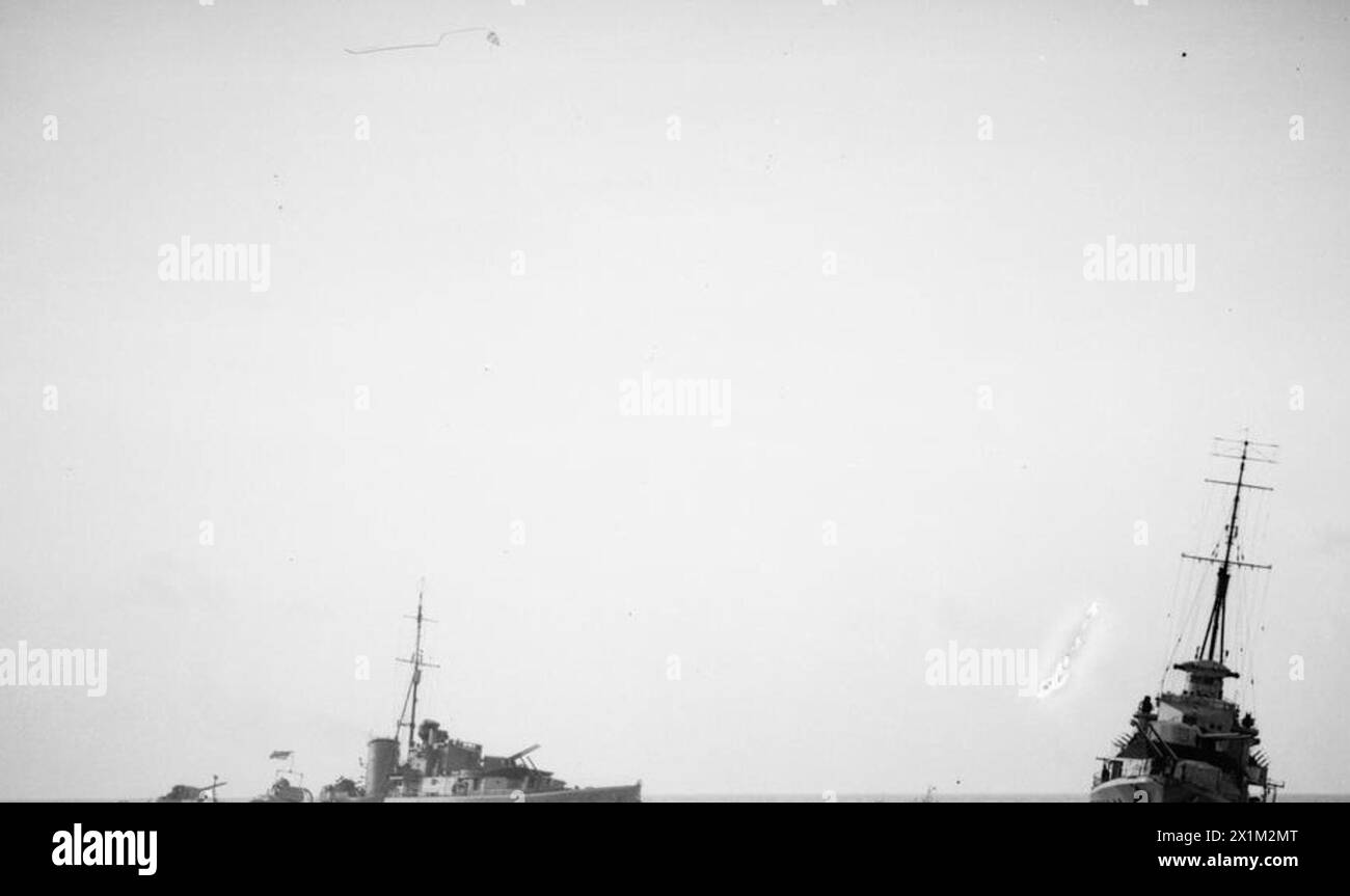 Destroyers of the J and K class patrol the English Channel in 1940 ...