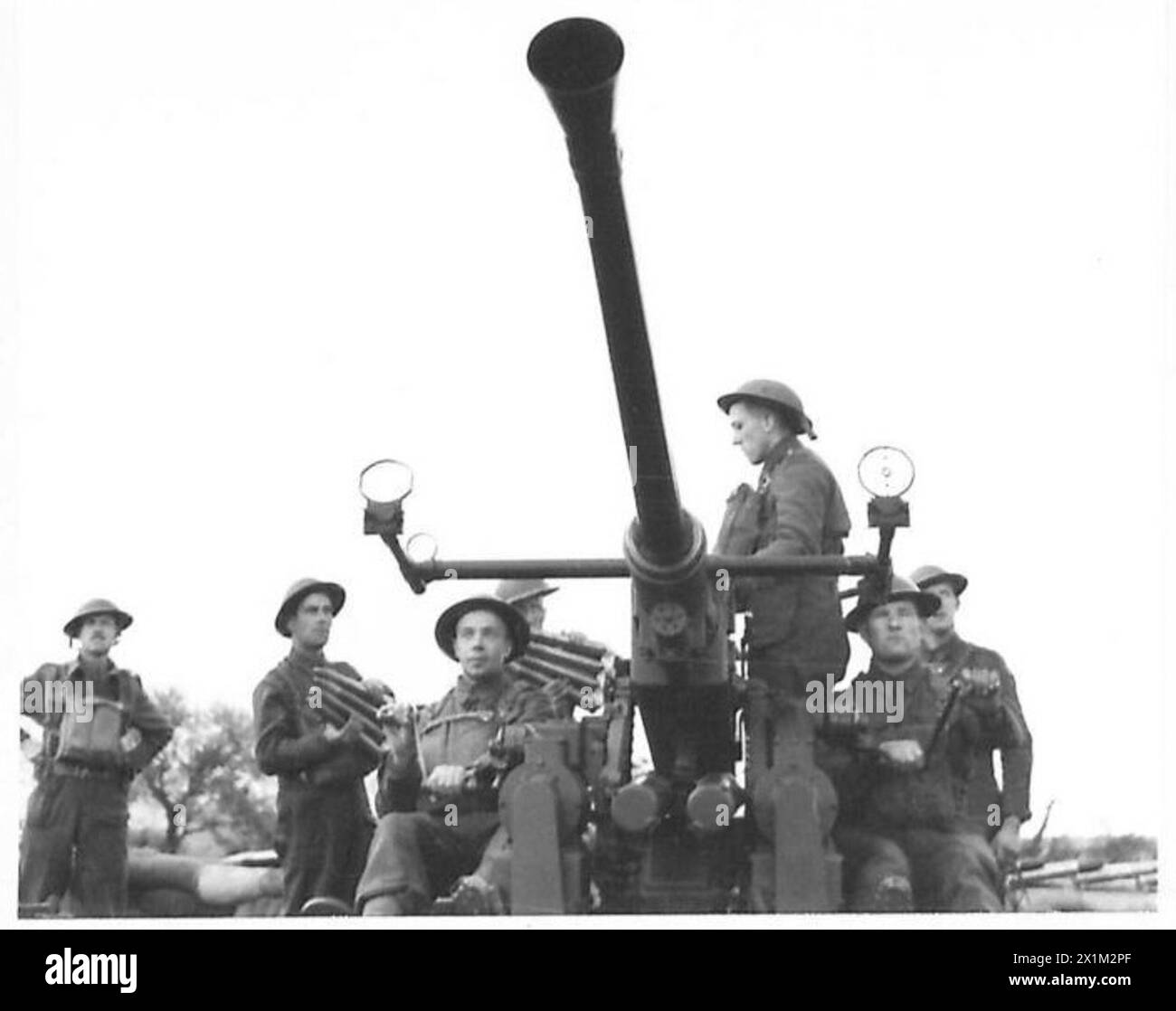 Bofors gun Black and White Stock Photos & Images - Alamy