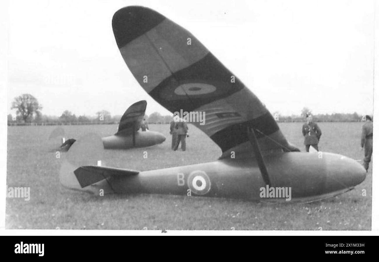 GLIDER DEMONSTRATION BEFORE THE KING - Gliders after landing, British ...