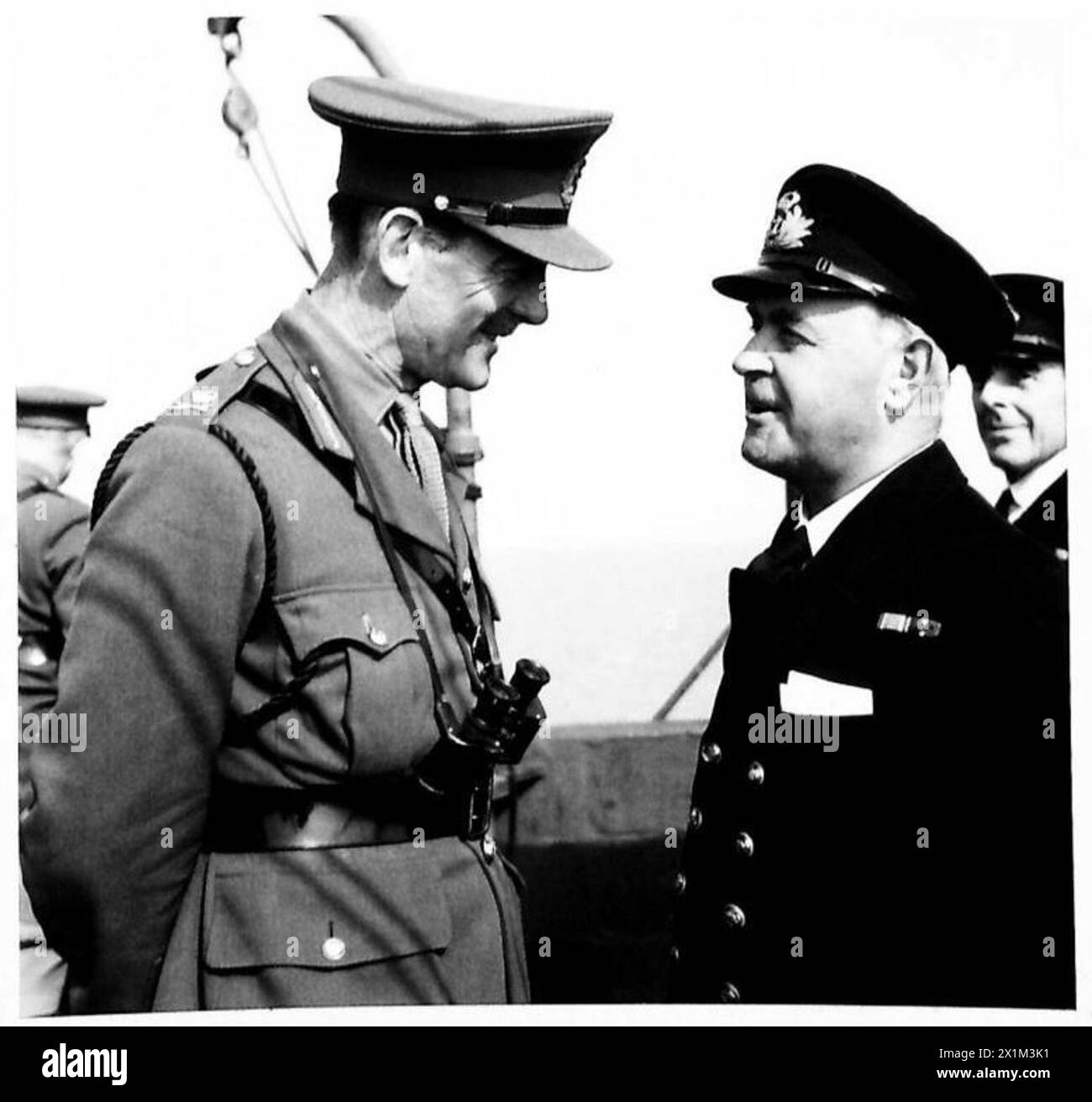 Lieutenant General Eastwood, the new C-in-C Home Forces, visits coastal ...
