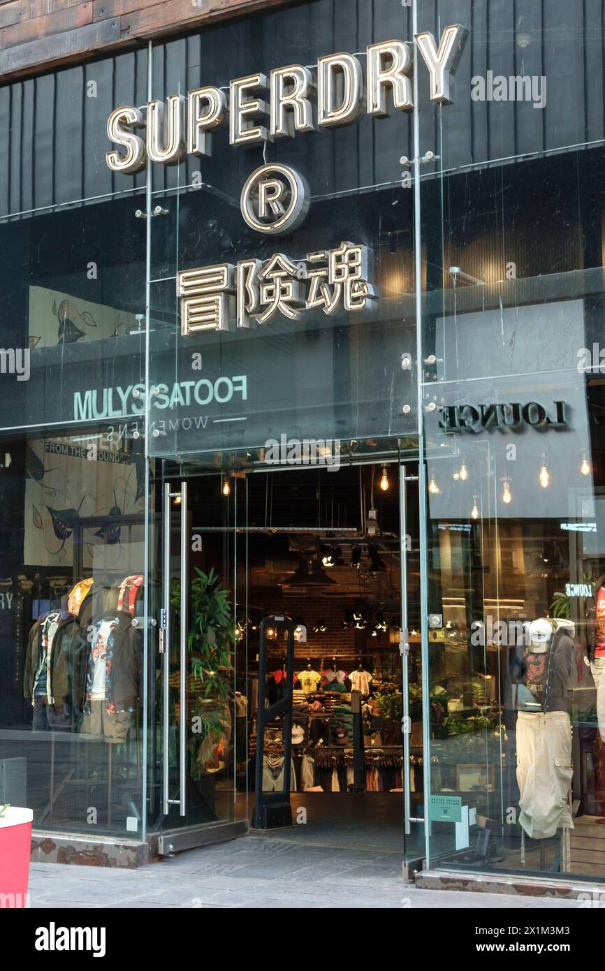 Shopping superdry hi-res stock photography and images - Alamy