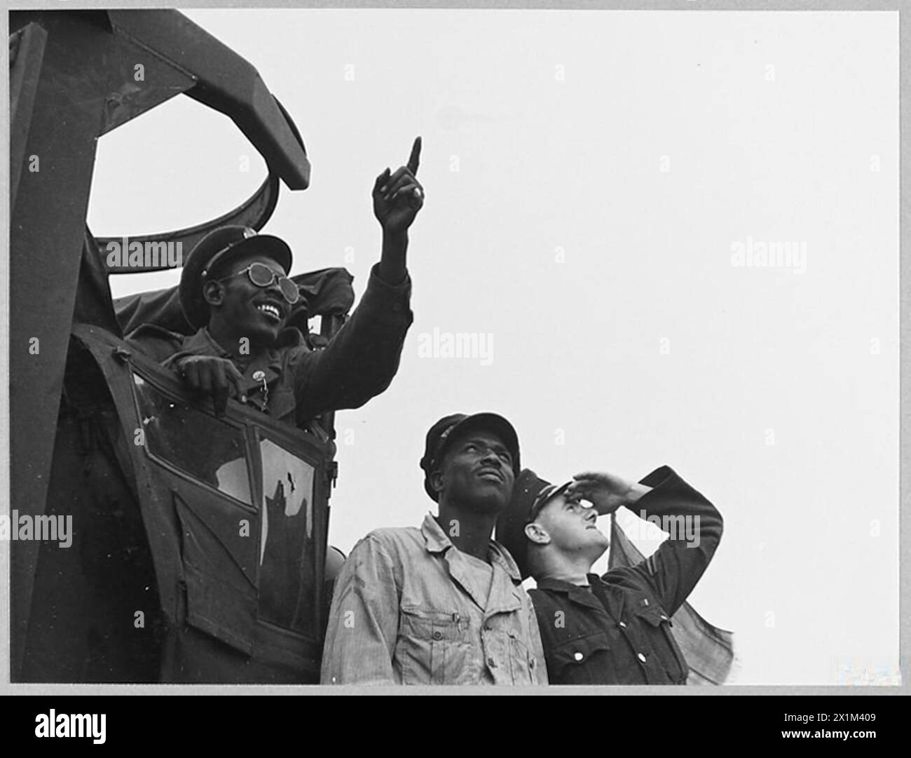 R.A.F. BALLOON DEFENCE AGAINST THE FLYING BOMB - Picture (issued 1944 ...