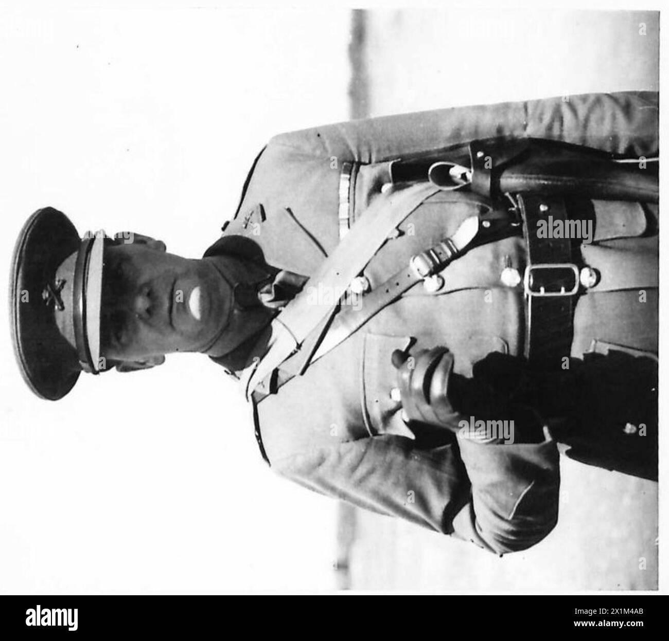 COLDSTREAM GUARDS IN TRAINING - Lieut. H.G. Giles, Staff officer for P ...