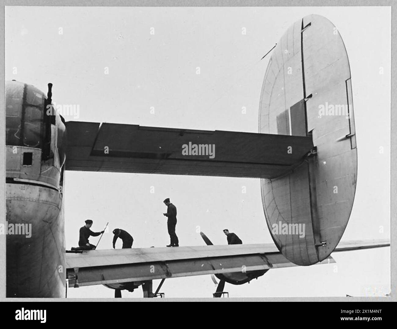 COASTAL COMMAND LIBERATORS FIGHT THE BATTLE AGAINST THE U-BOAT. - 8061 ...
