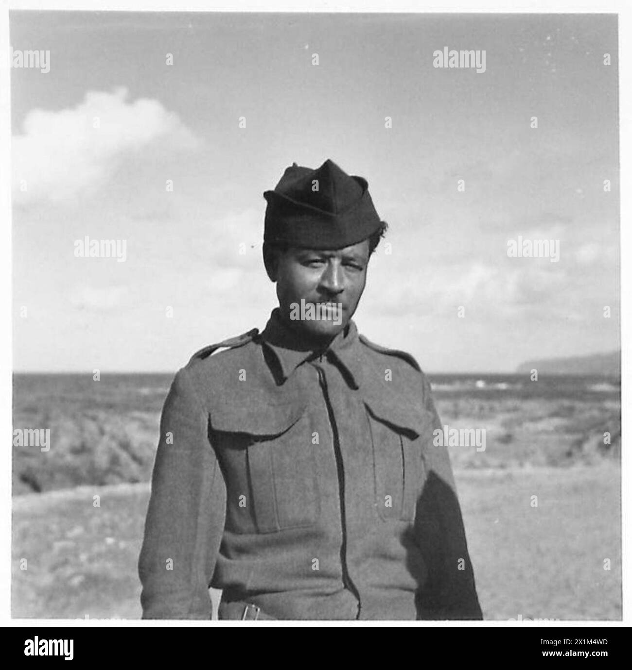 TRAINING FRENCH VOLUNTEERS IN NORTH AFRICA - Fine types of Frenchmen ...