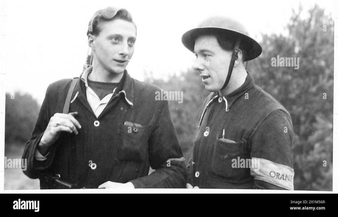 DUTCH RESISTANCE MOVEMENT. P.A.N. - The first two members of the Blue ...