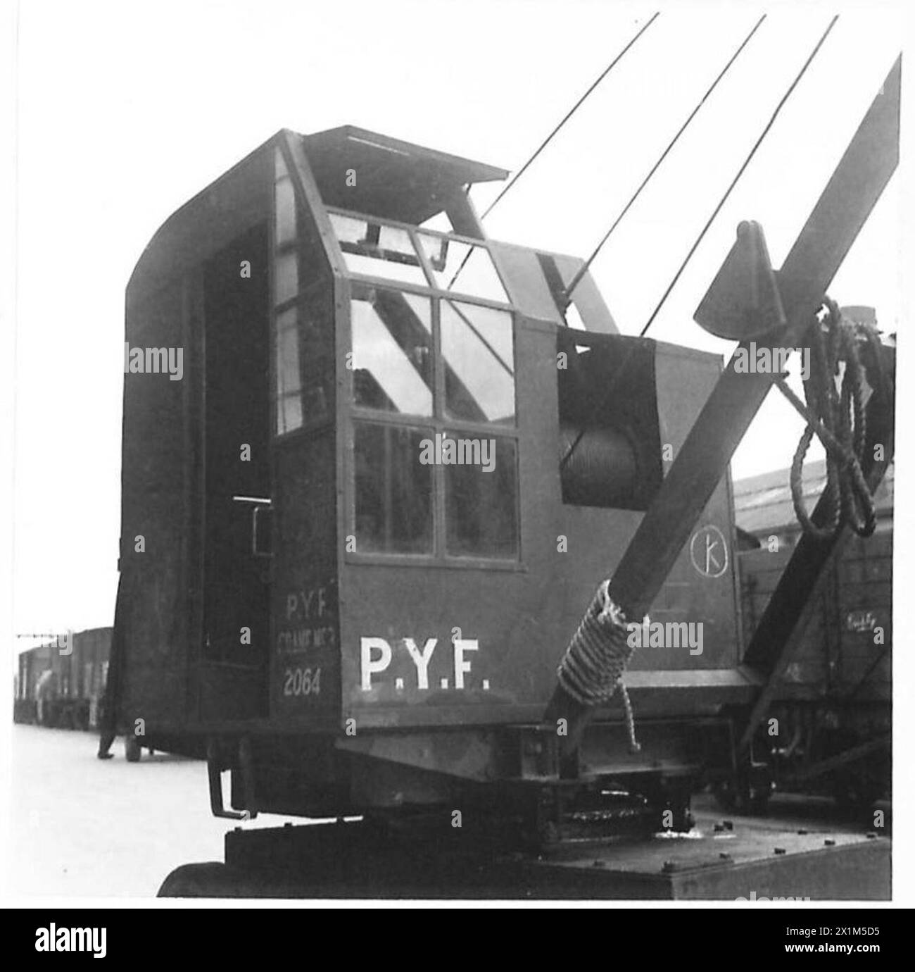 Army cranes hi-res stock photography and images - Alamy