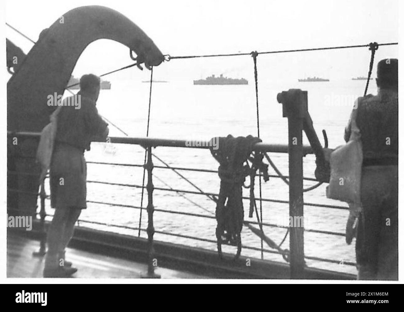 INVASION OF SICILY - Convoy at duck, British Army Stock Photo - Alamy
