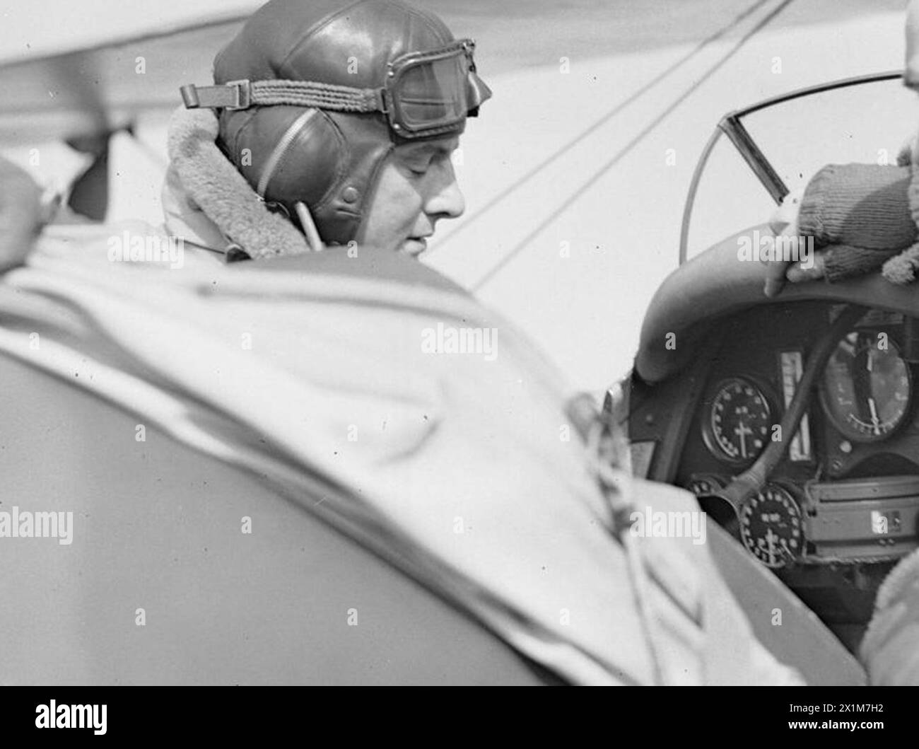 ROYAL AIR FORCE FLYING TRAINING COMMAND, 1940-1945. - An instructor ...