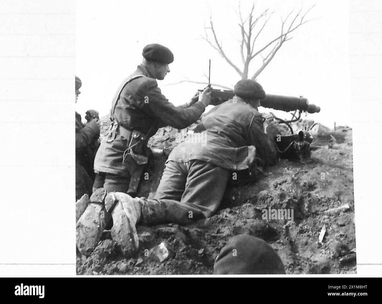 ASSAULT ON THE RHINE AND CAPTURE OF WESEL - Vickers machine guns being ...