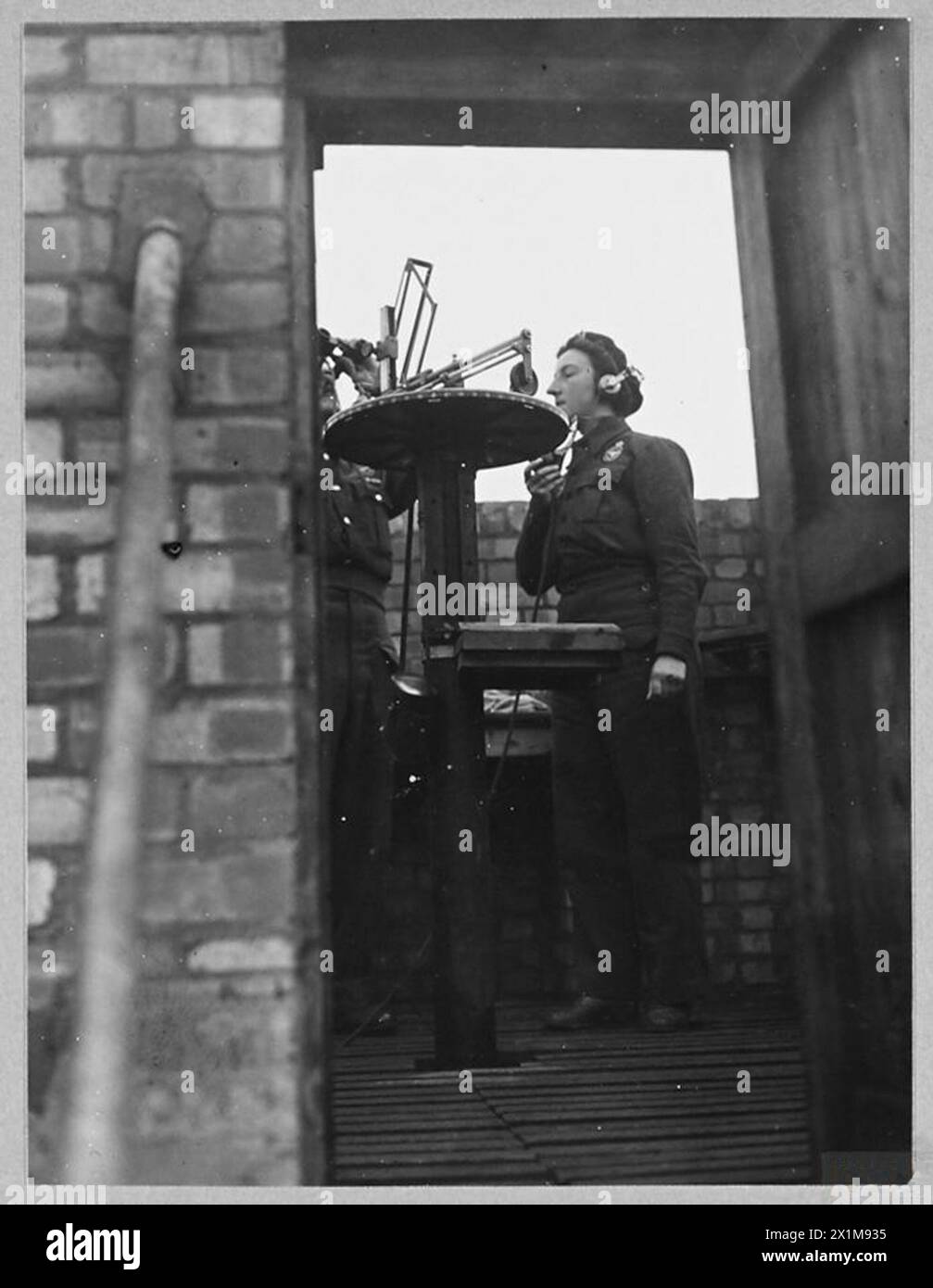 ROYAL OBSERVER CORPS AT WORK - 11052 Picture (issued 1943) shows ...
