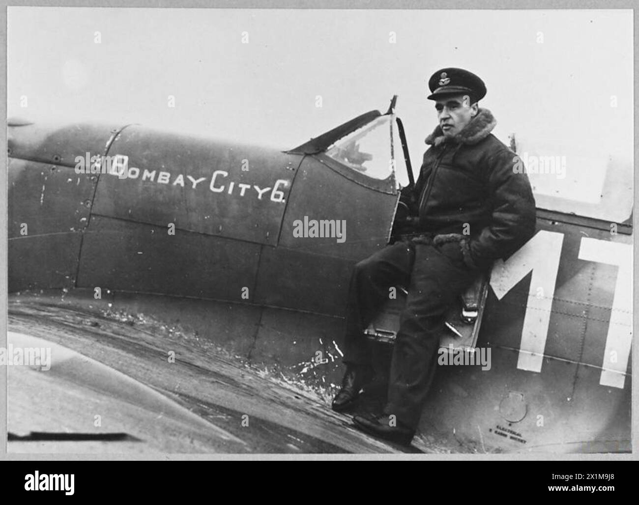 NAMED AIRCRAFT - See CH.4266 :"BOMBAY CITIY 6" Flying Officer de ...