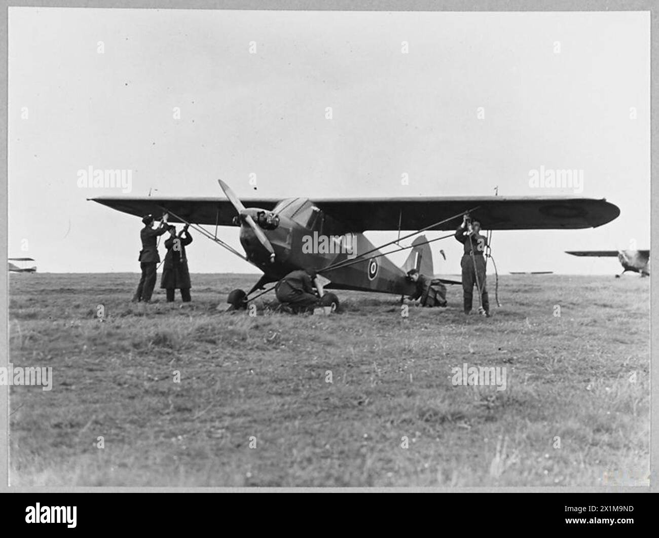 U.S.LIGHT AIRCRAFT TYPES FOR TRAINING BRITISH ARMY PILOTS. - (6113 ...