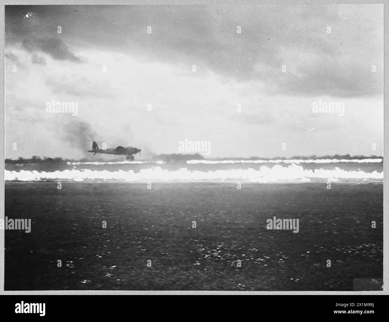 Fog investigation and dispersal operation hi-res stock photography and ...