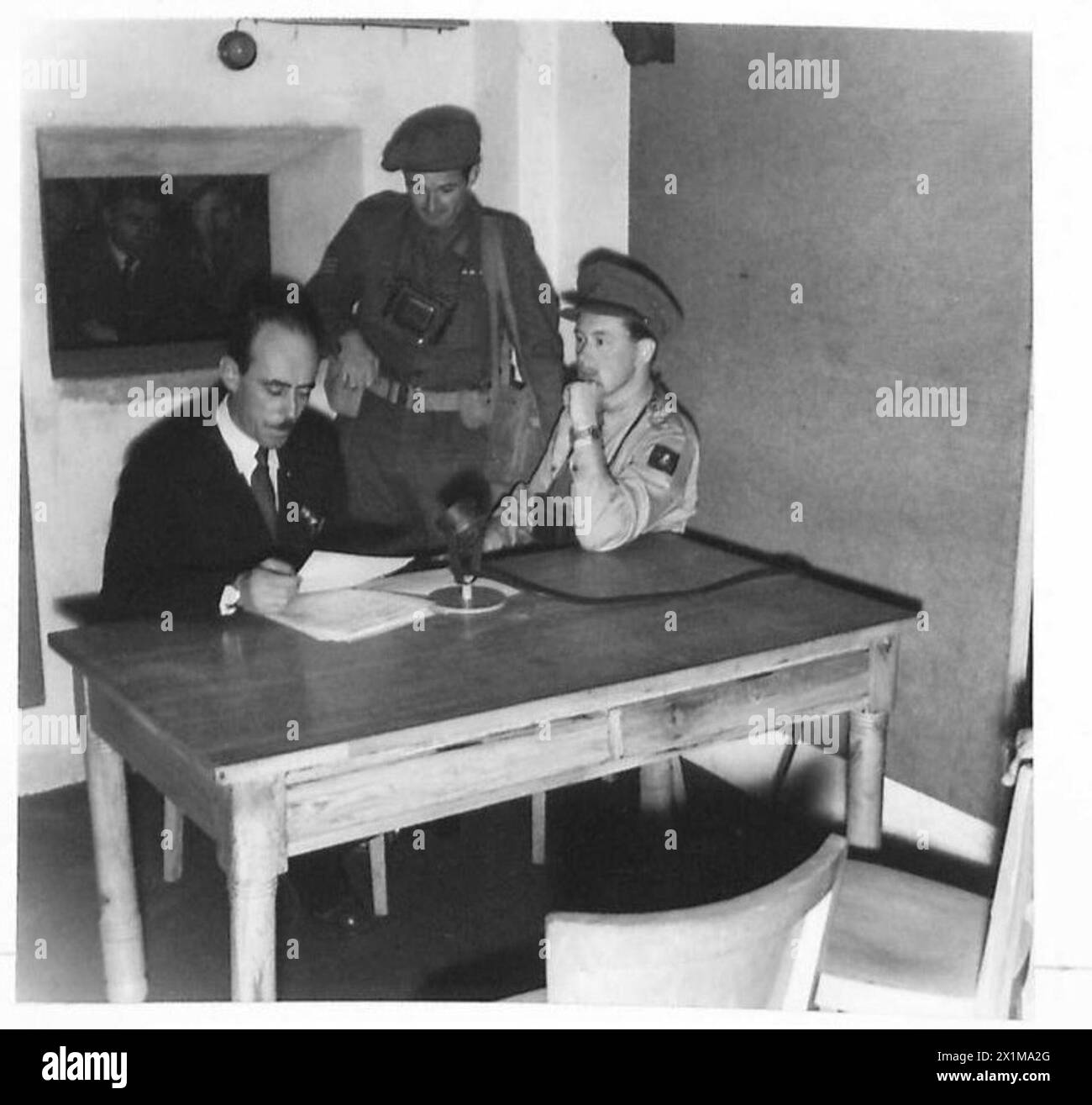 MILAN : JOHN AMERY IN ALLIED HANDS - Capt. A. Whicker and Sgt. Radford ...