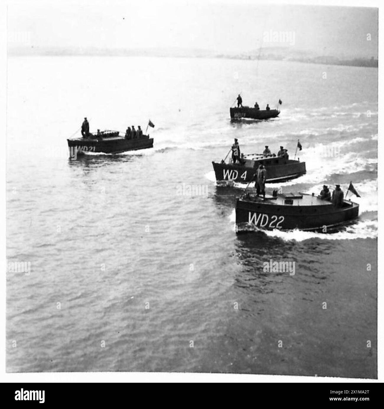 Army drill boat hi-res stock photography and images - Alamy
