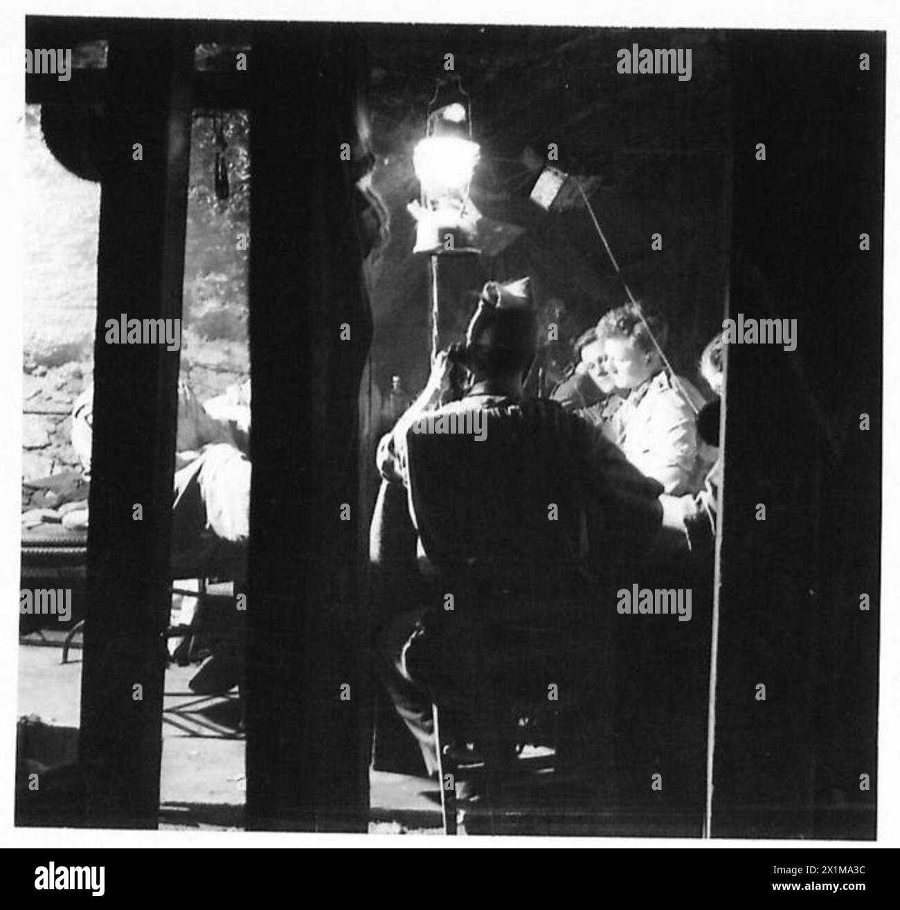 Crowded meeting room Cut Out Stock Images & Pictures - Alamy